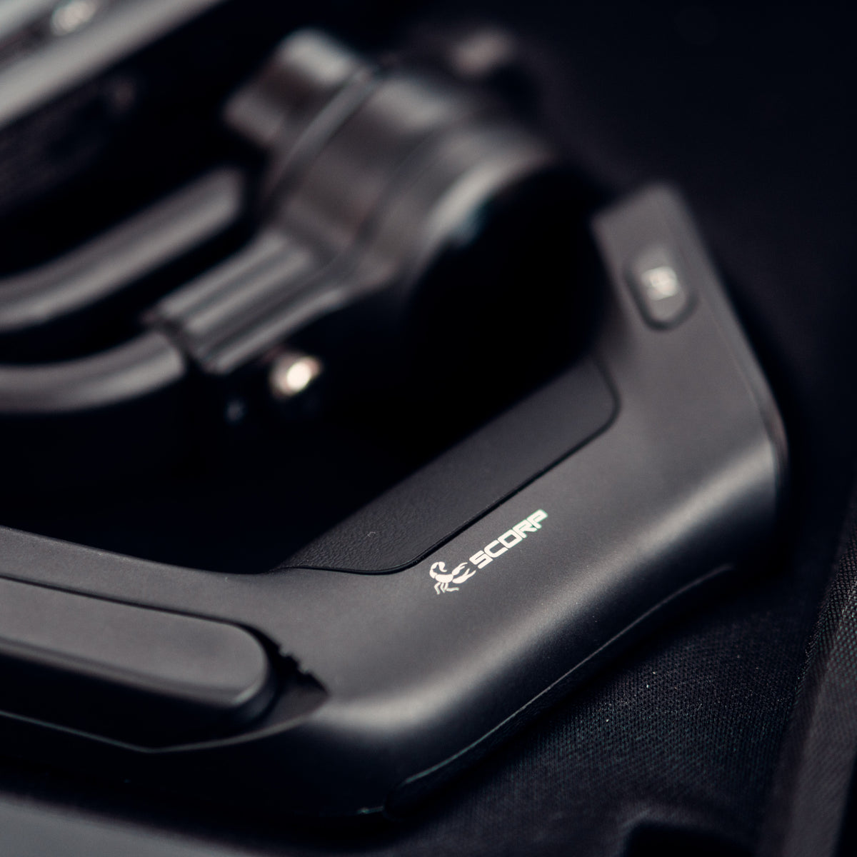 Unique Integrated Underslung Handle | Feiyu SCORP Gimbals – FeiyuTech